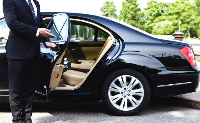 Customized & Convenient Hourly Limo Service - Crown Limo